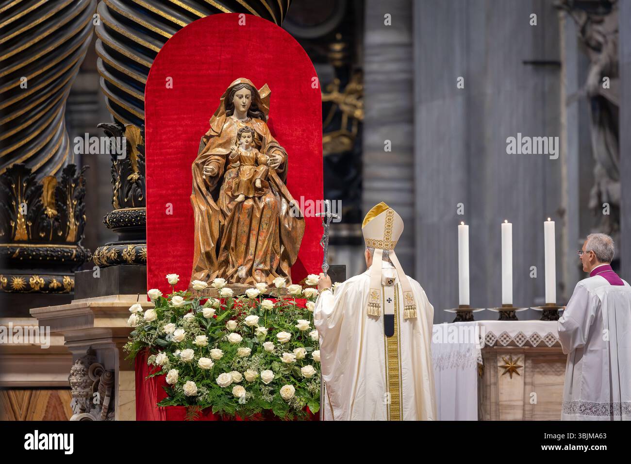 Pope leo xiv mass saint peters hi-res stock photography and images - Alamy