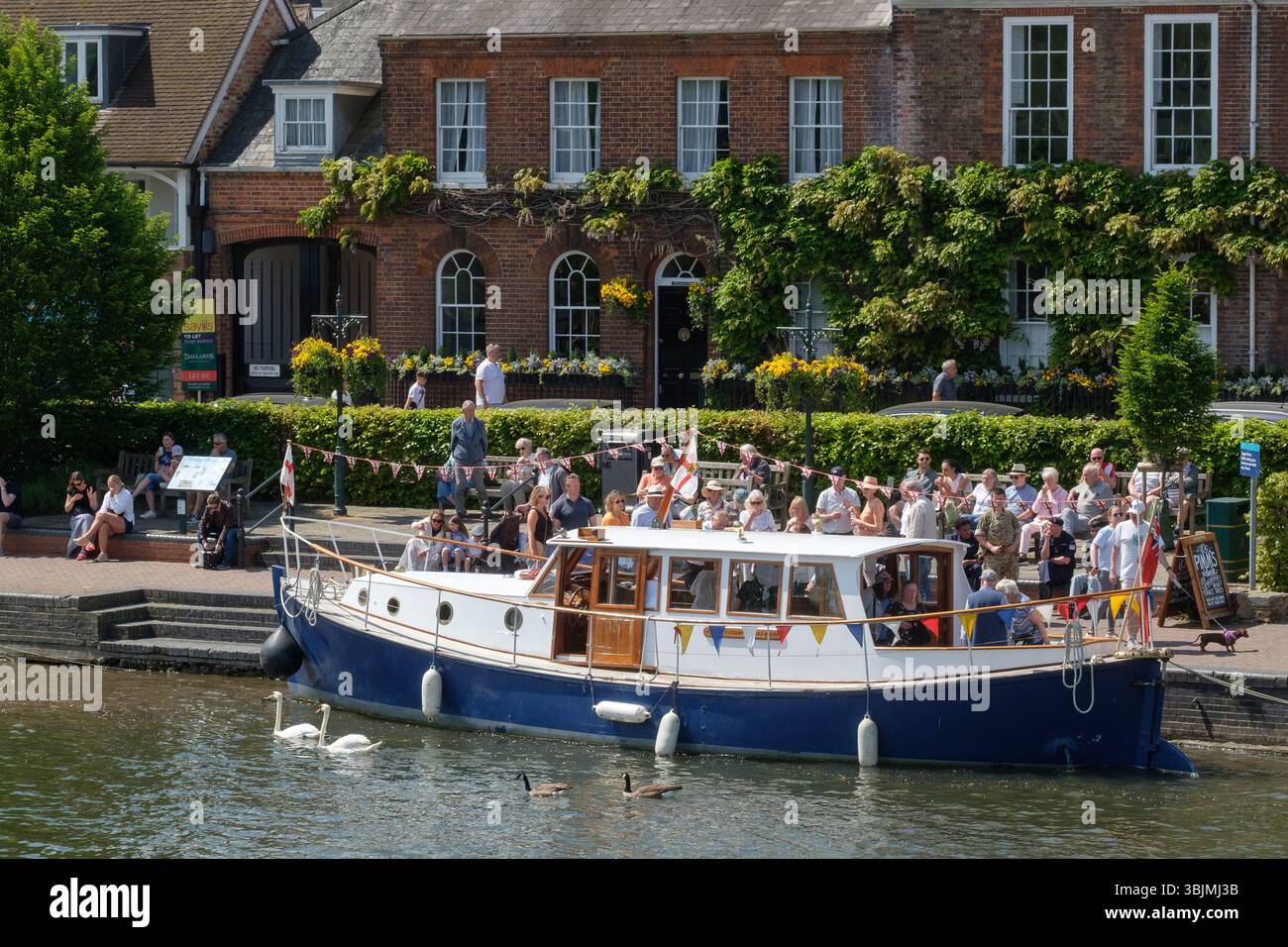 The Charles Cooper Henderson, a WW2 Lifeboat and one of the Dunkirk ...