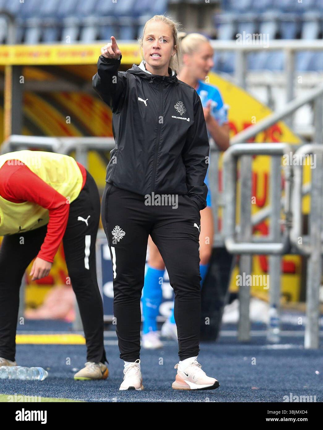 Falkirk, Scotland, June 2nd 2025: Iceland head coach Margret ...