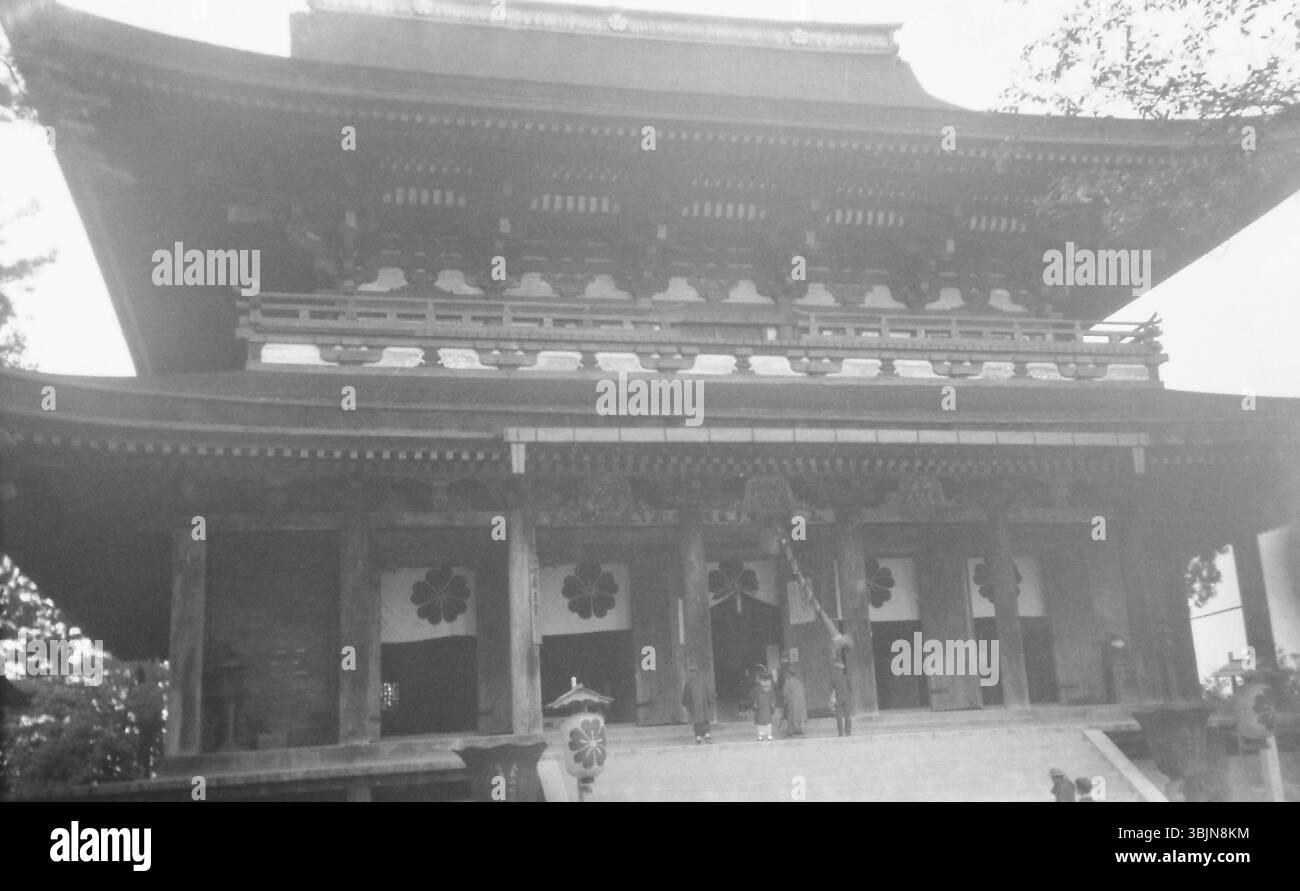 Kimpusenji Black and White Stock Photos & Images - Alamy