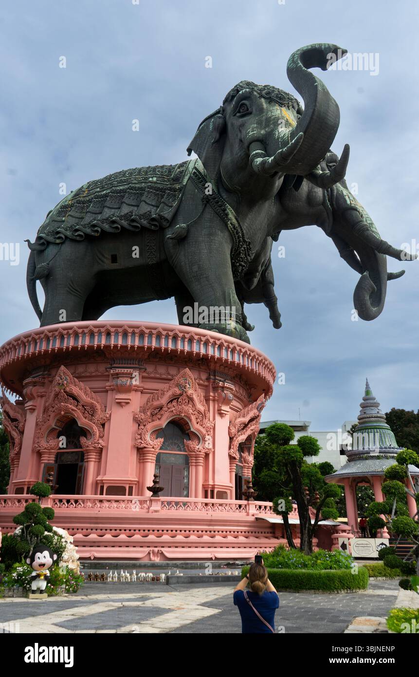 Three headed elephant Stock Photo - Alamy