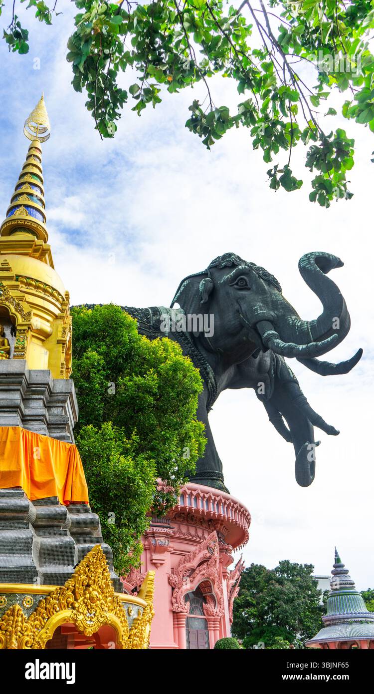 Three headed erawan hi-res stock photography and images - Alamy