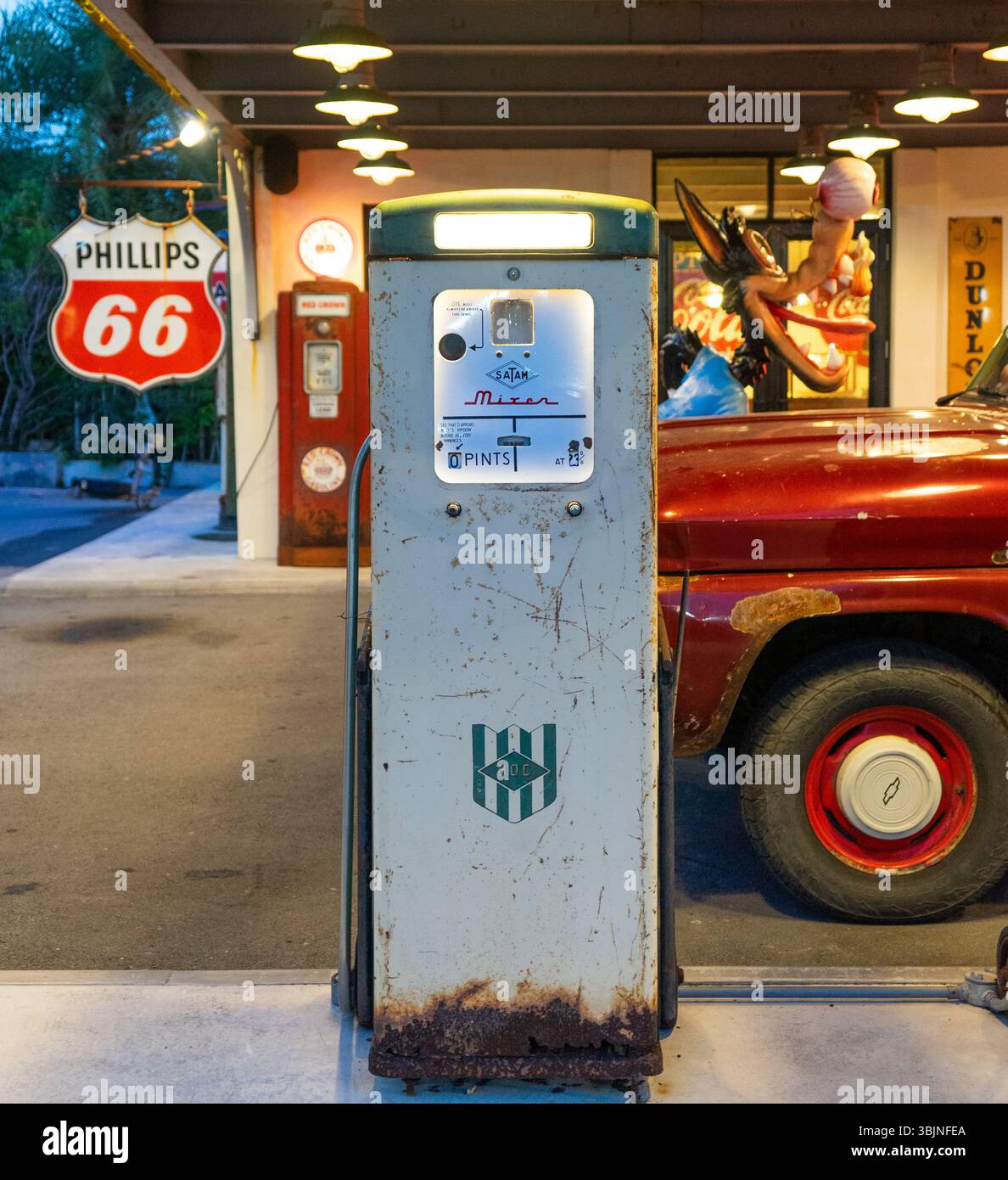 1950s oil and gas industry hi-res stock photography and images - Alamy