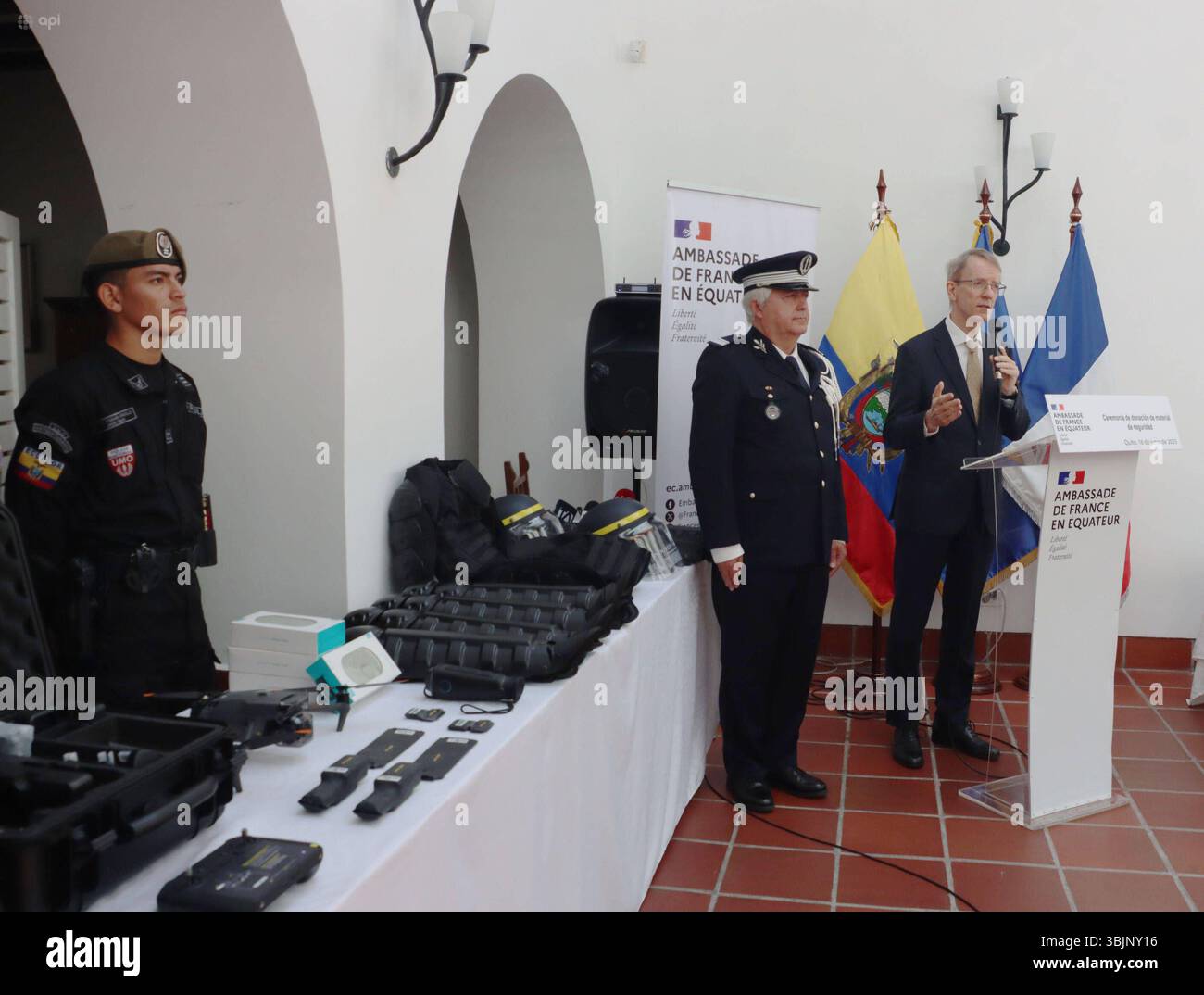 POLICE DONATION OF EQUIPMENT FROM FRANCE Quito, Monday, June 16, 2025 ...
