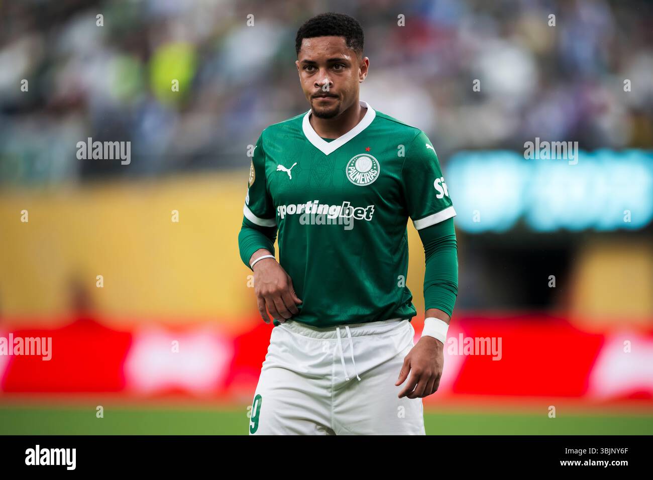 New Jersey, USA. 15th June, 2025.Vitor Roque of SE Palmeiras looks on ...