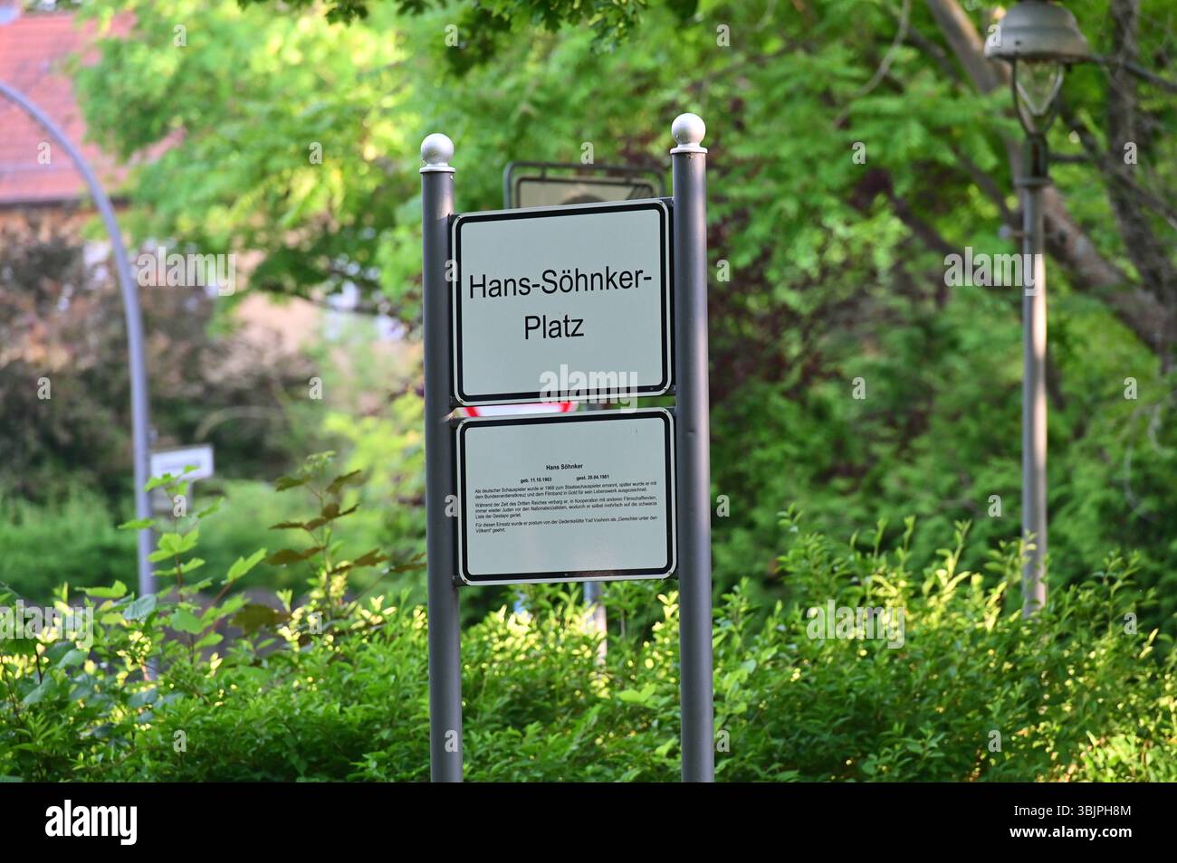 Hans-Söhnker-Platz in Dahlem. Hans-Söhnker-Platz *** Hans Söhnker Platz ...