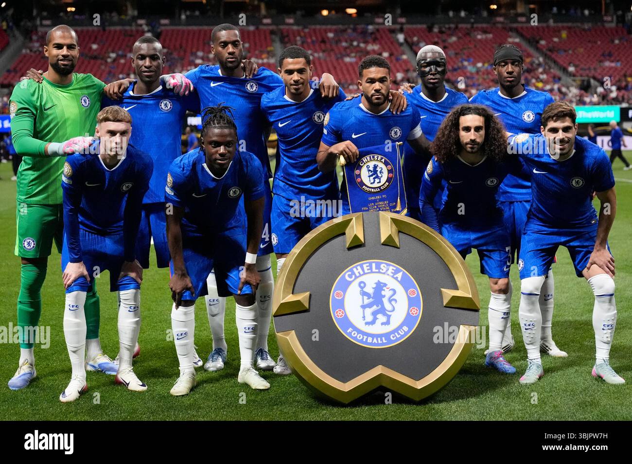 Chelsea's starting players pose for a team photo at the beginning of ...