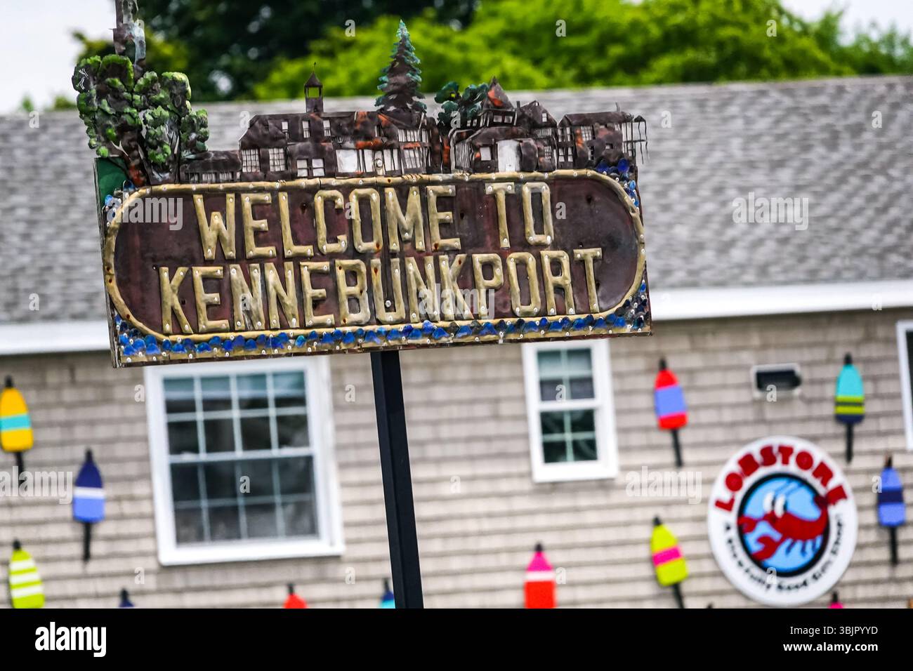 The famous Welcome to Kennebunkport sign along the Dock Square bridge ...