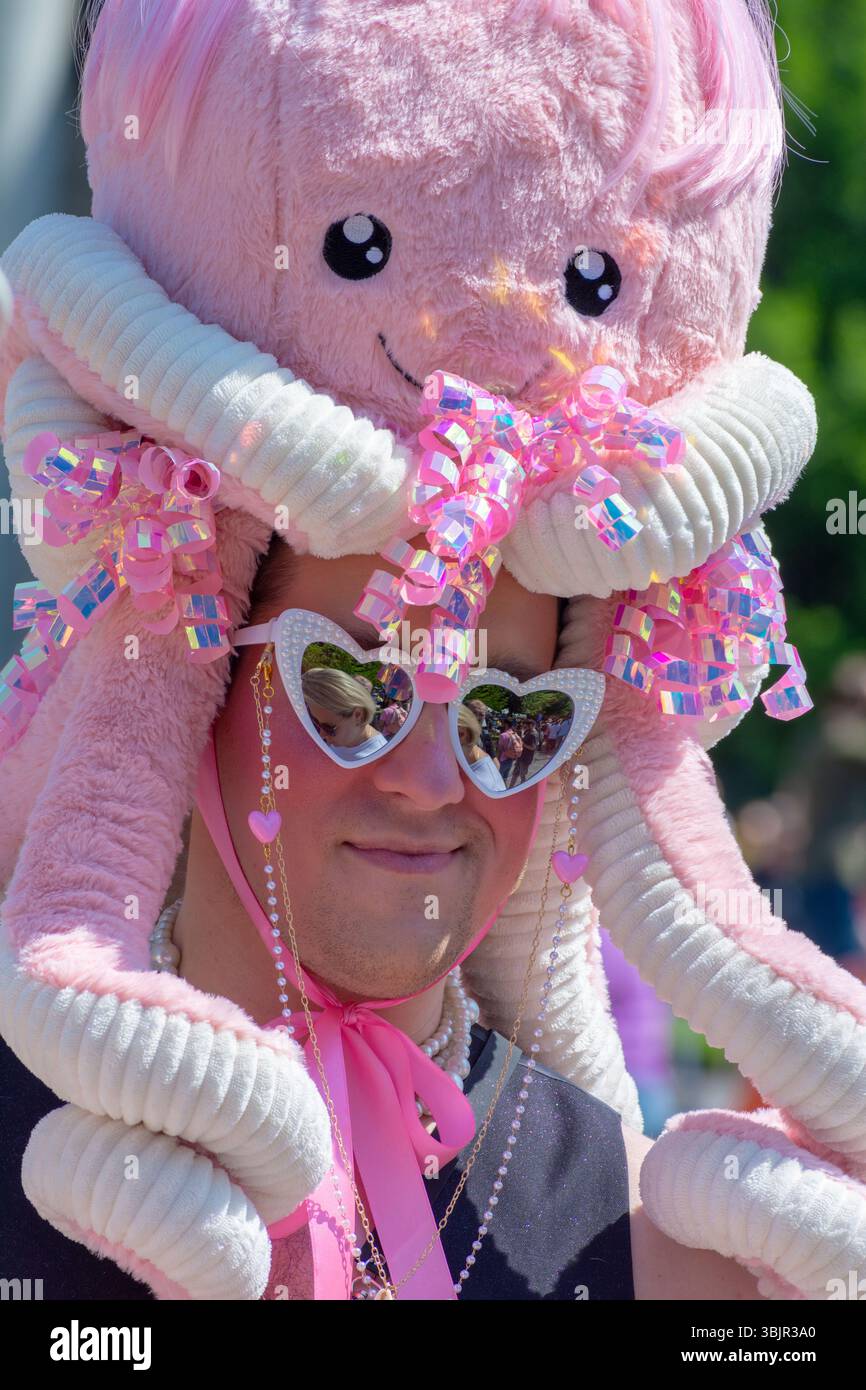 Parade participant wearing costume hi-res stock photography and images ...