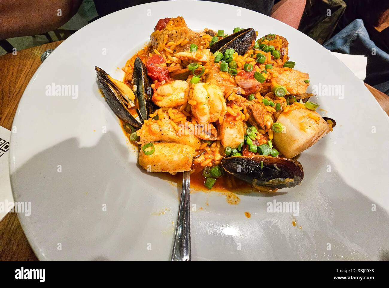 Green mussels smartphone stock photos and images - Alamy