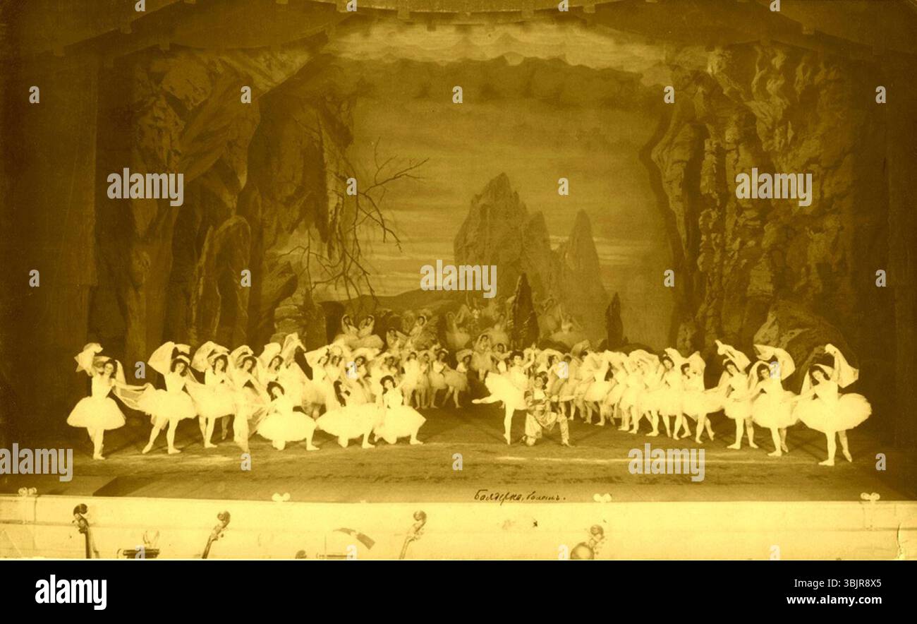 La bayadere kingdom hi-res stock photography and images - Alamy
