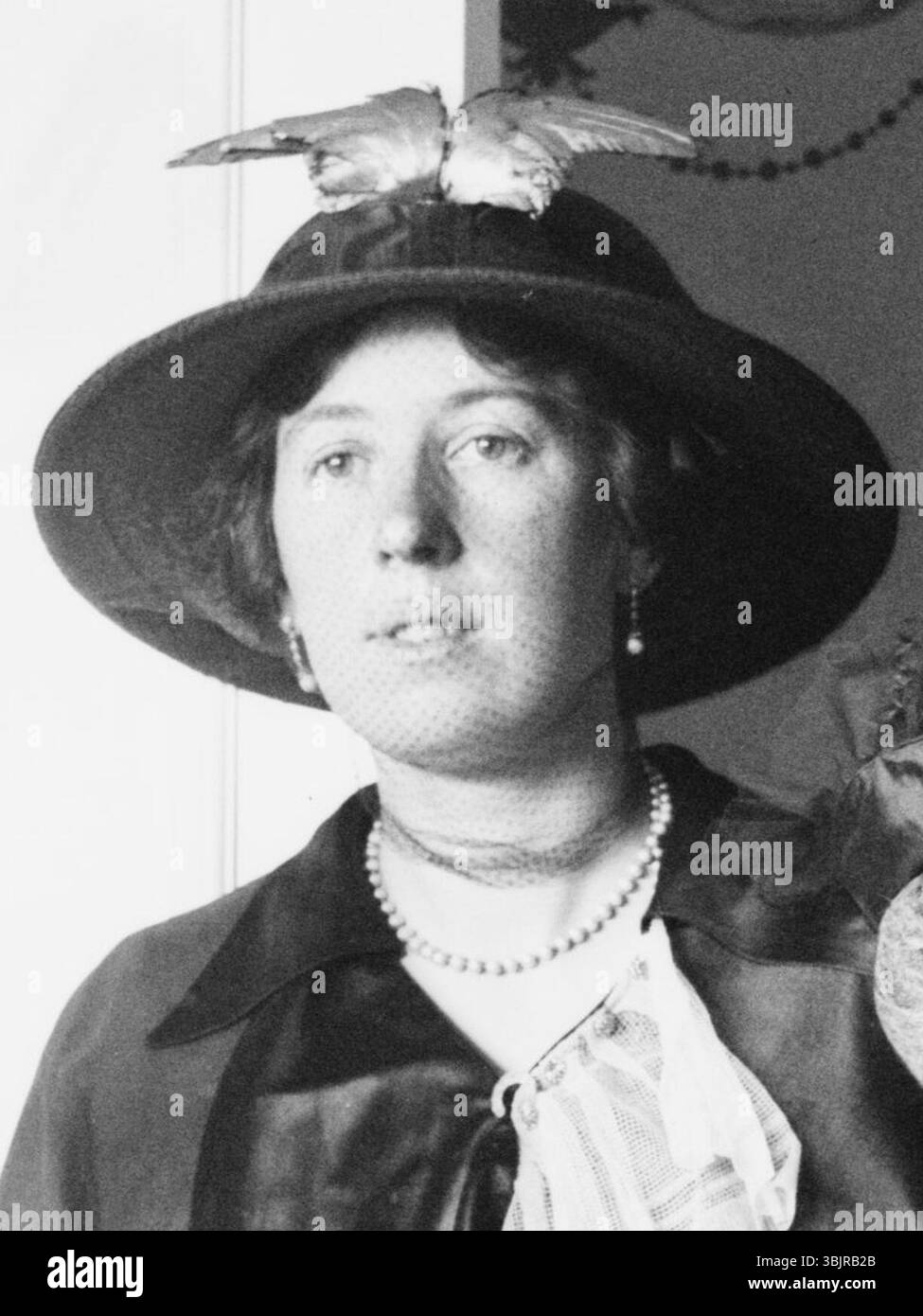 Lady sybil grey hi-res stock photography and images - Alamy