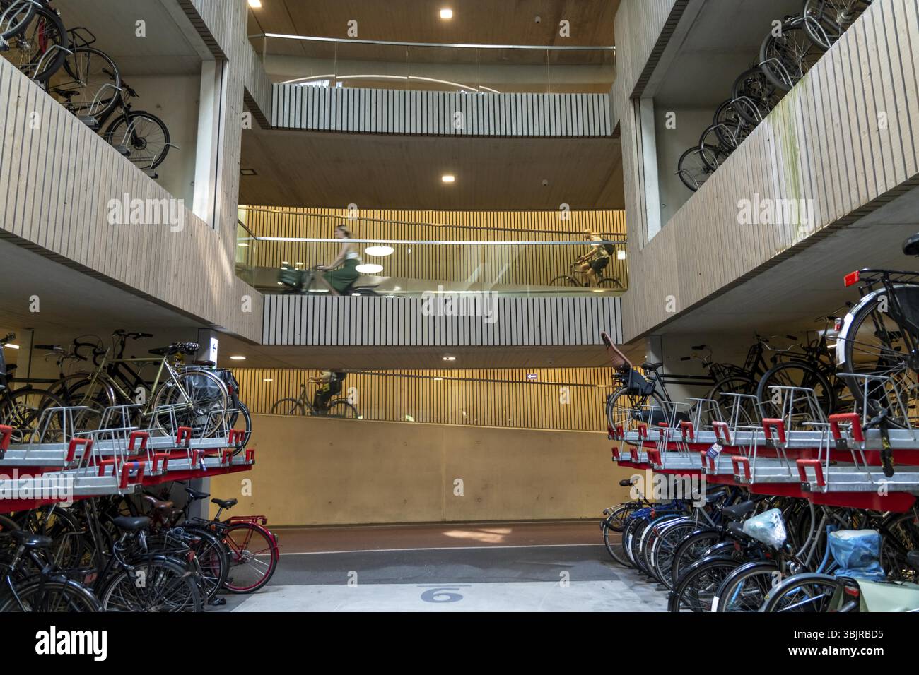 Central bicycle car park at Stationsplein, the largest bicycle car park ...