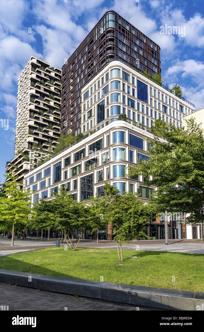 Residential tower Wonderwoods, 2 green buildings, in Utrecht in the new ...
