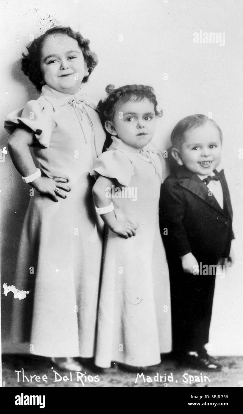 Three children from tall to short, 1920s, children in formal dress ...