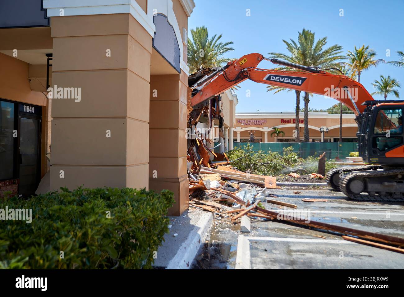 Palm Beach Gardens, Florida, USA. 16th June 2025. Business Plaza ...