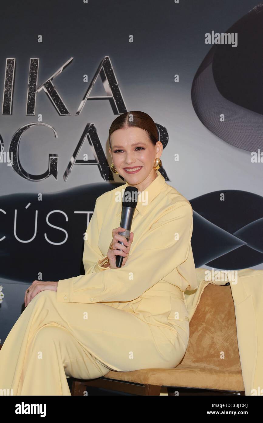 June 16, 2025, Mexico City, Ciudad de Mexico, Mexico: Singer Kika Edgar ...