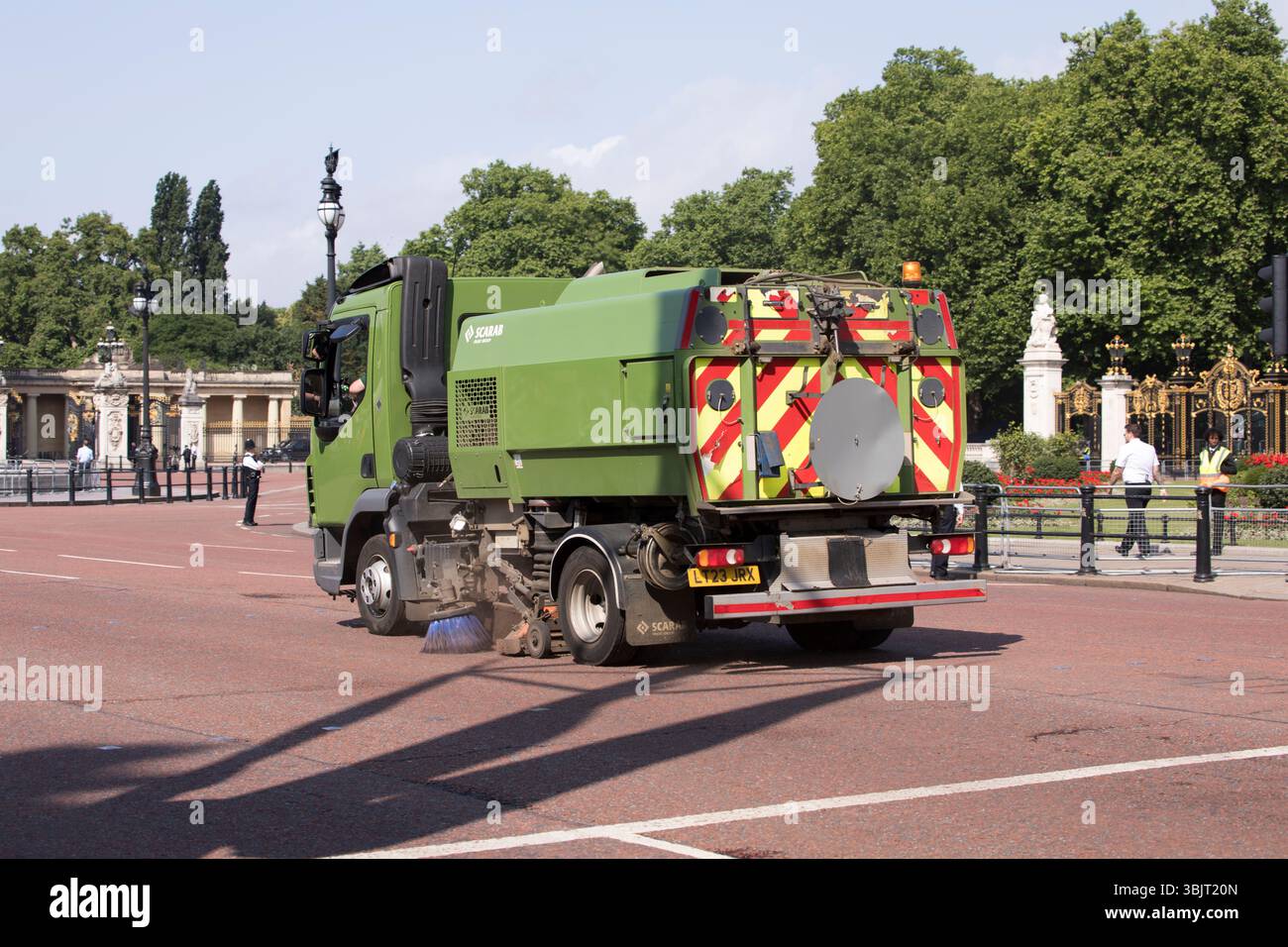 Scarab Street Cleaning Trooping The Colour Color The Mall Westminster ...