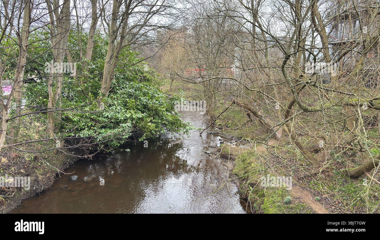 The Water of Leith river winding through Edinburgh, with natural ...