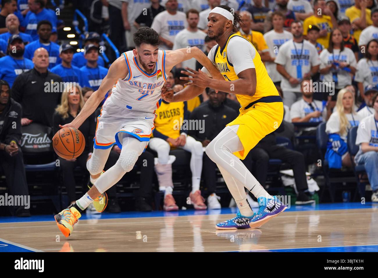 Oklahoma City Thunder forward Chet Holmgren (7) drives past Indiana ...