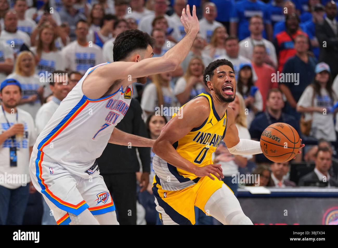 Indiana Pacers guard Tyrese Haliburton (0) drives past Oklahoma City ...