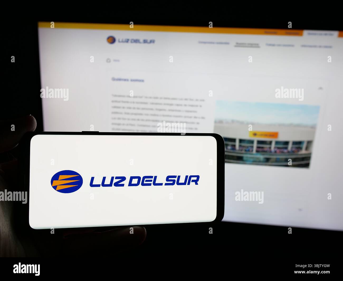 Logo sur smartphone hi-res stock photography and images - Alamy