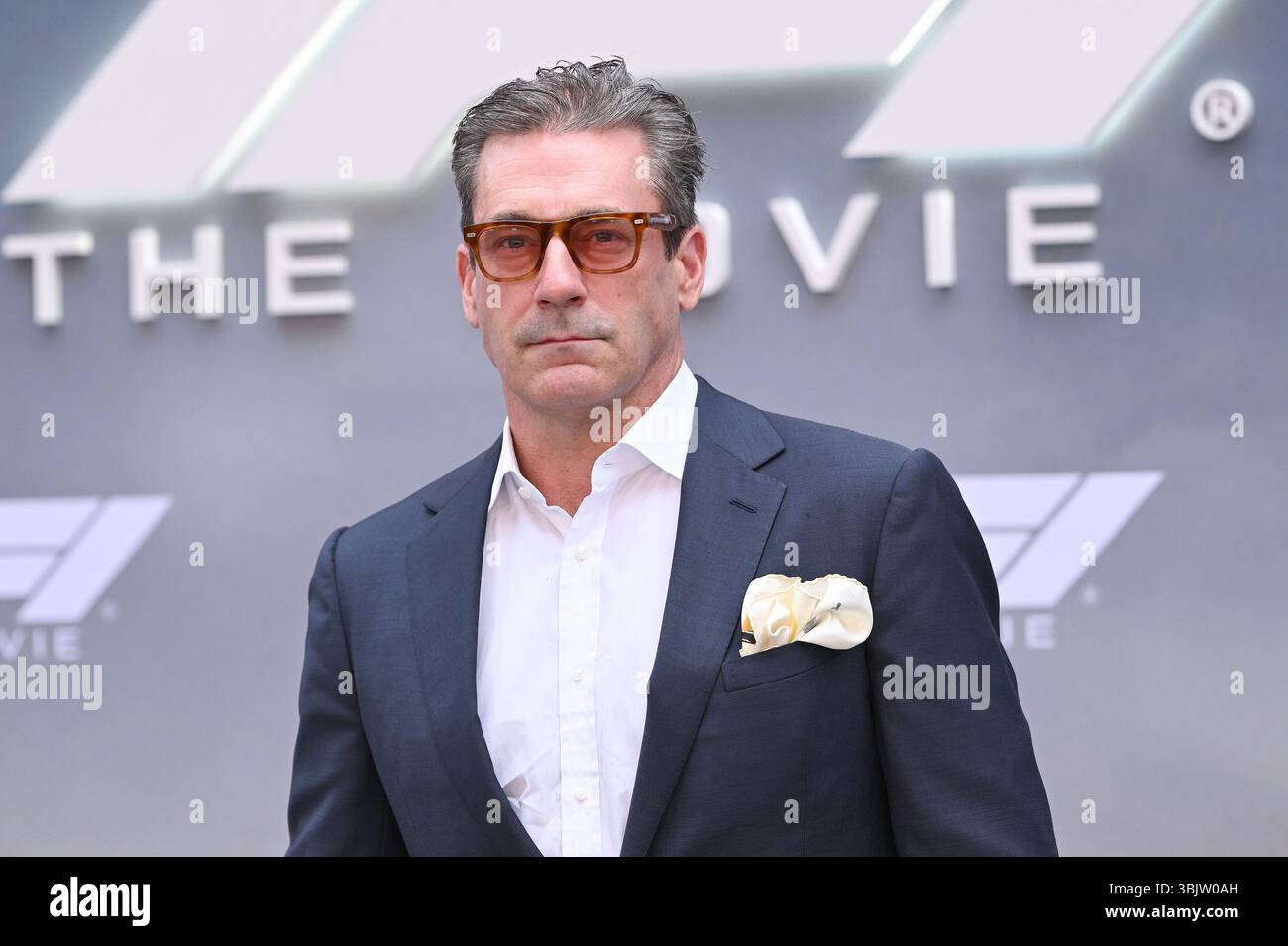 New York, USA. 16th June, 2025. Jon Hamm walking on the red carpet ...