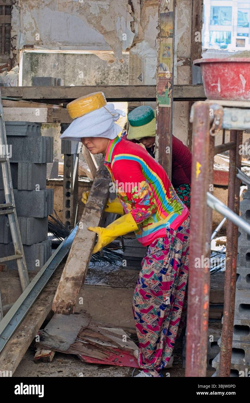 South korea construction workers hi-res stock photography and images ...