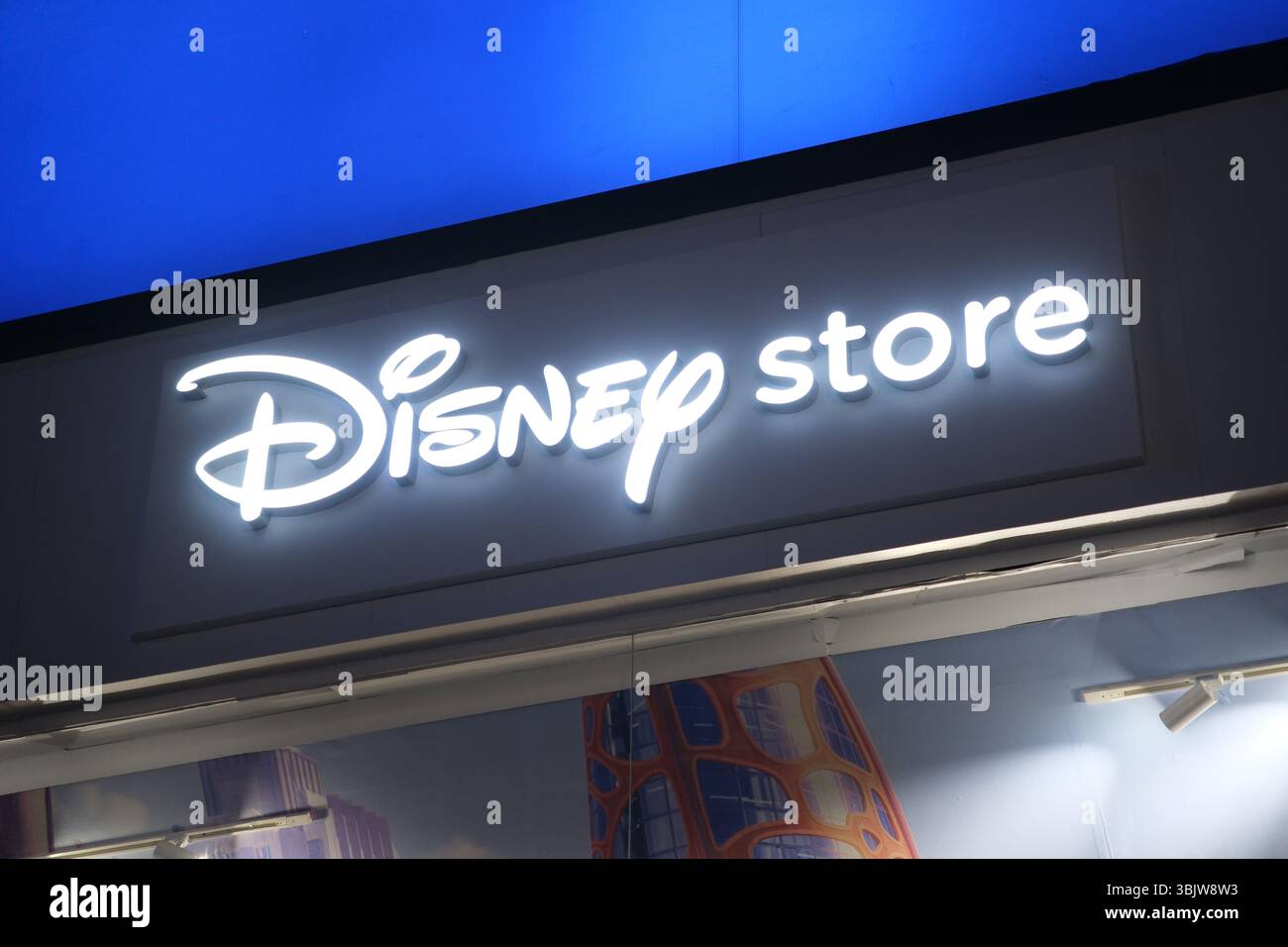 Disney store logo hi-res stock photography and images - Alamy