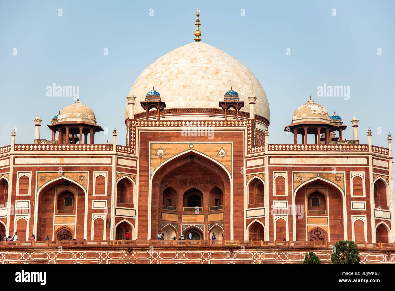 Humayun's Tomb, a stunning Mughal-era mausoleum in Delhi, India ...