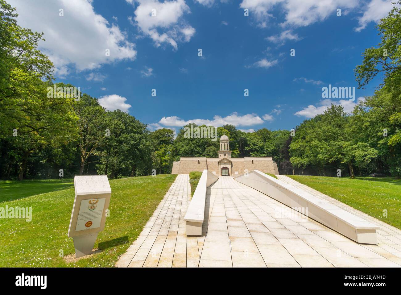 Longueval (Northern France): the The South African Delville Wood ...