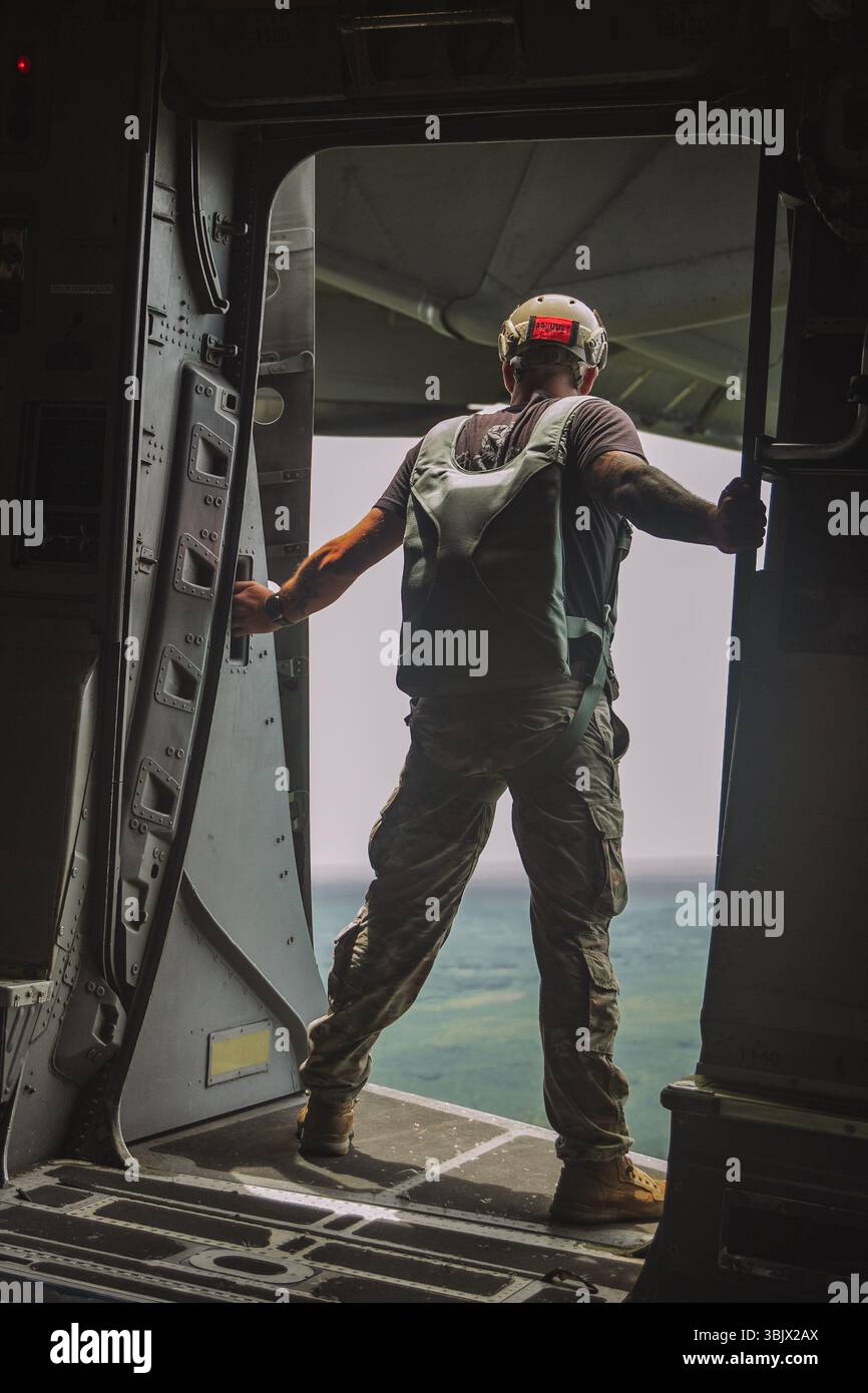 U.S. Army Soldier, Sgt. 1st Class Ryan Brummet, assigned to 1st ...