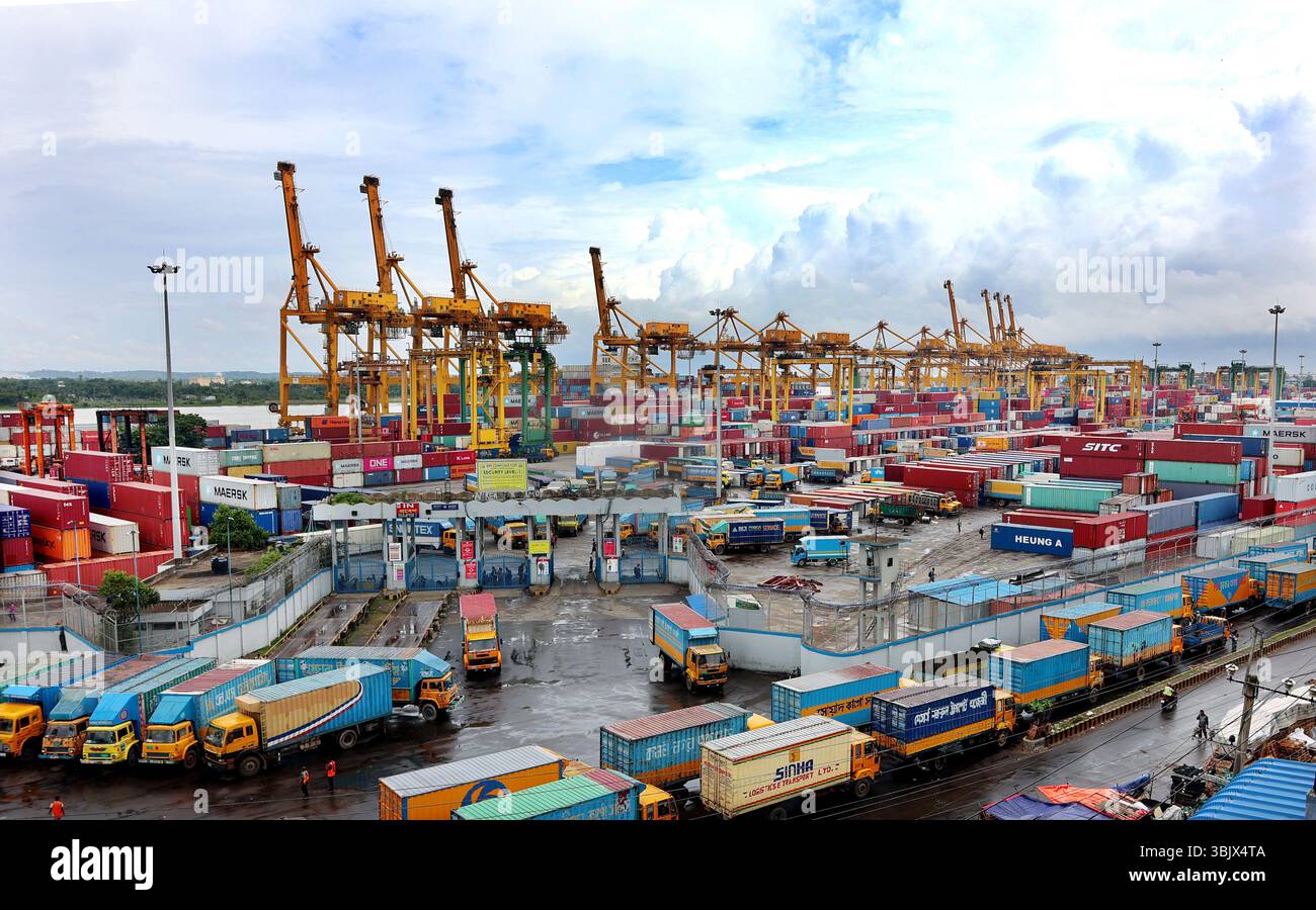 June 16, 2025, Chittagong, Chittagong Sea Port, Bangladesh: Container ...