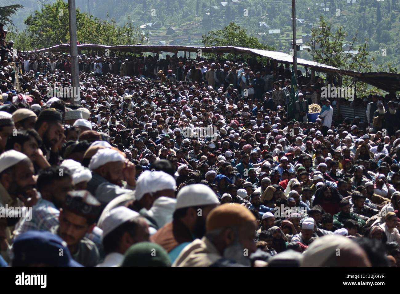 Thousands of Muslim devotees thronged the shrine to observe the death ...