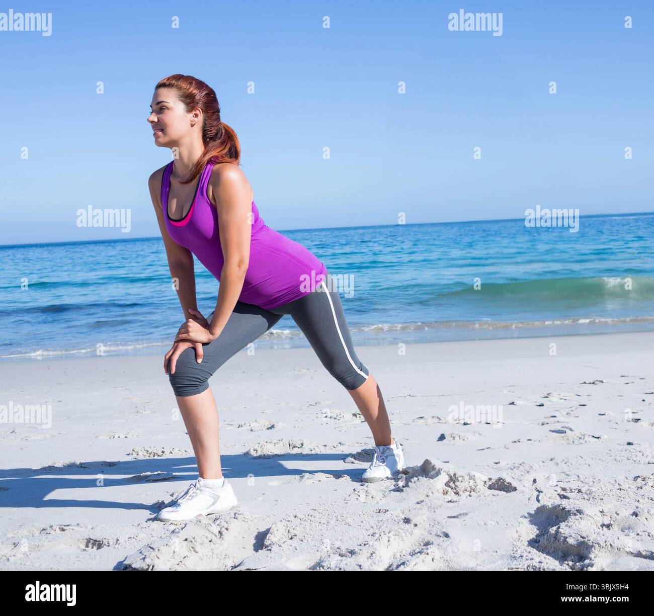Lateral lunge stretch hi-res stock photography and images - Alamy