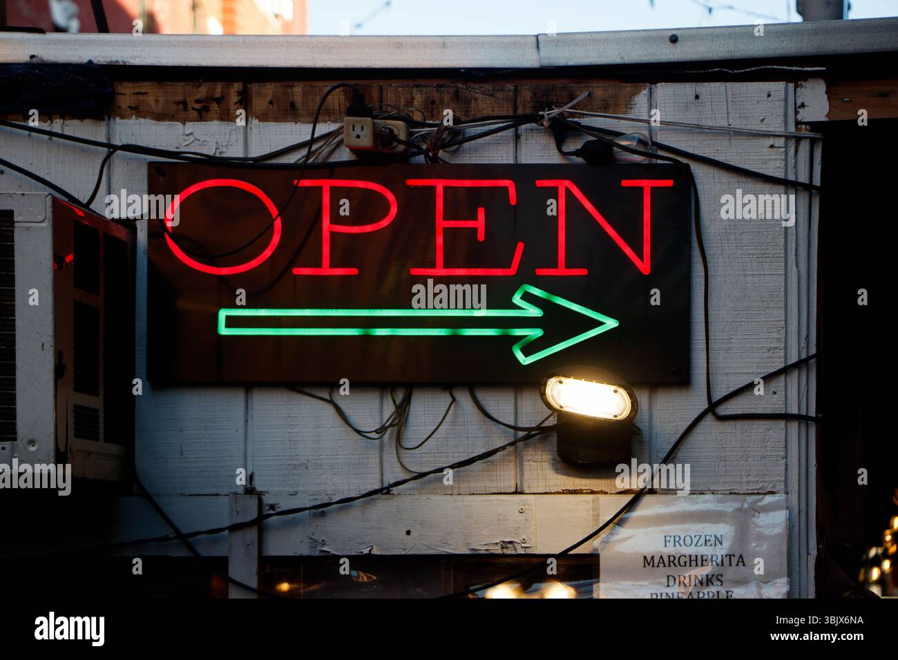 Warm neon glowing signage hi-res stock photography and images - Alamy