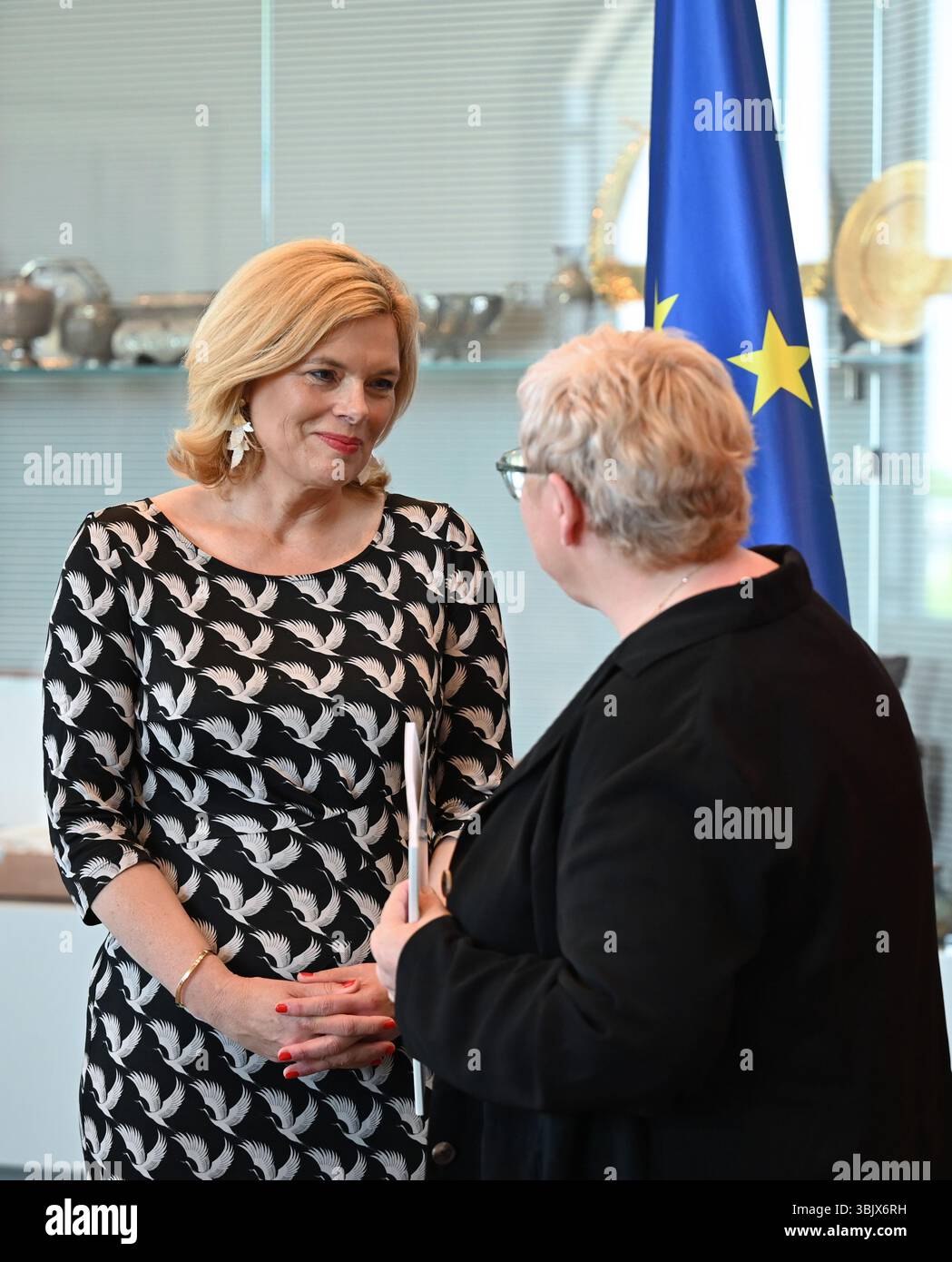 17 June 2025, Berlin: Evelyn Zupke (r), SED Victims' Commissioner at the German Bundestag, in ...