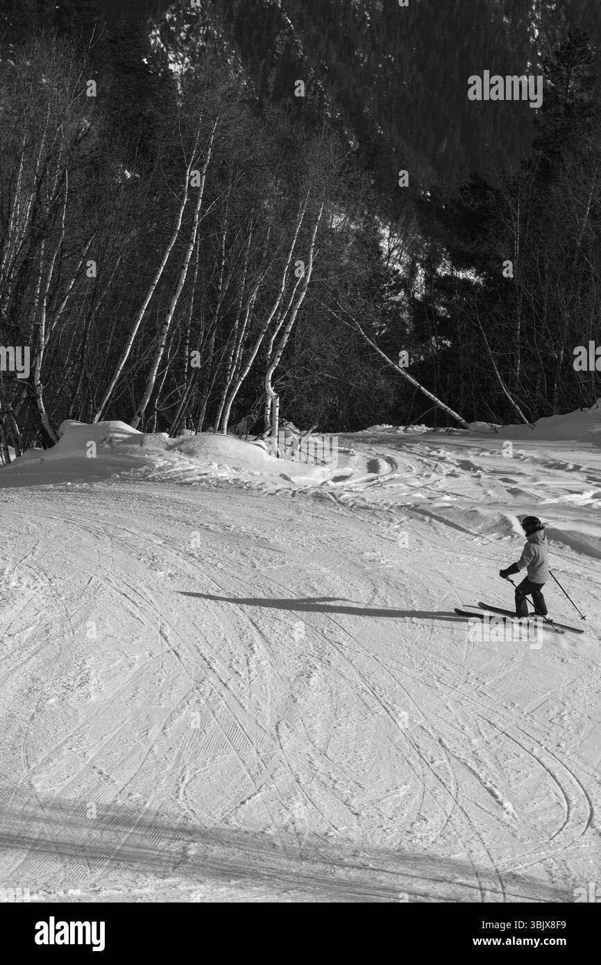 Ski slope on sunny Black and White Stock Photos & Images - Alamy