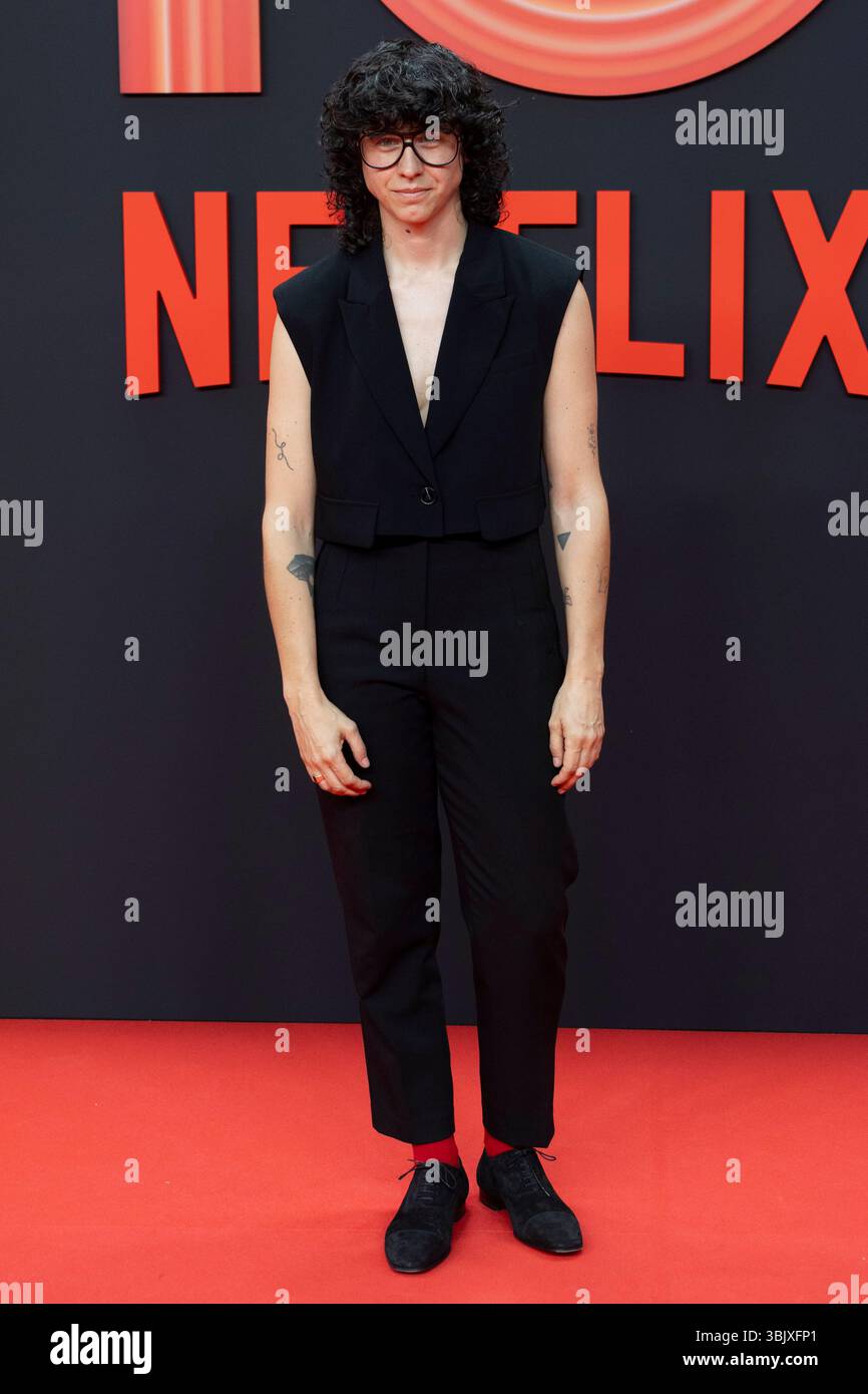 Laura Pedro attended 'the red carpet for the 10th Anniversary of ...
