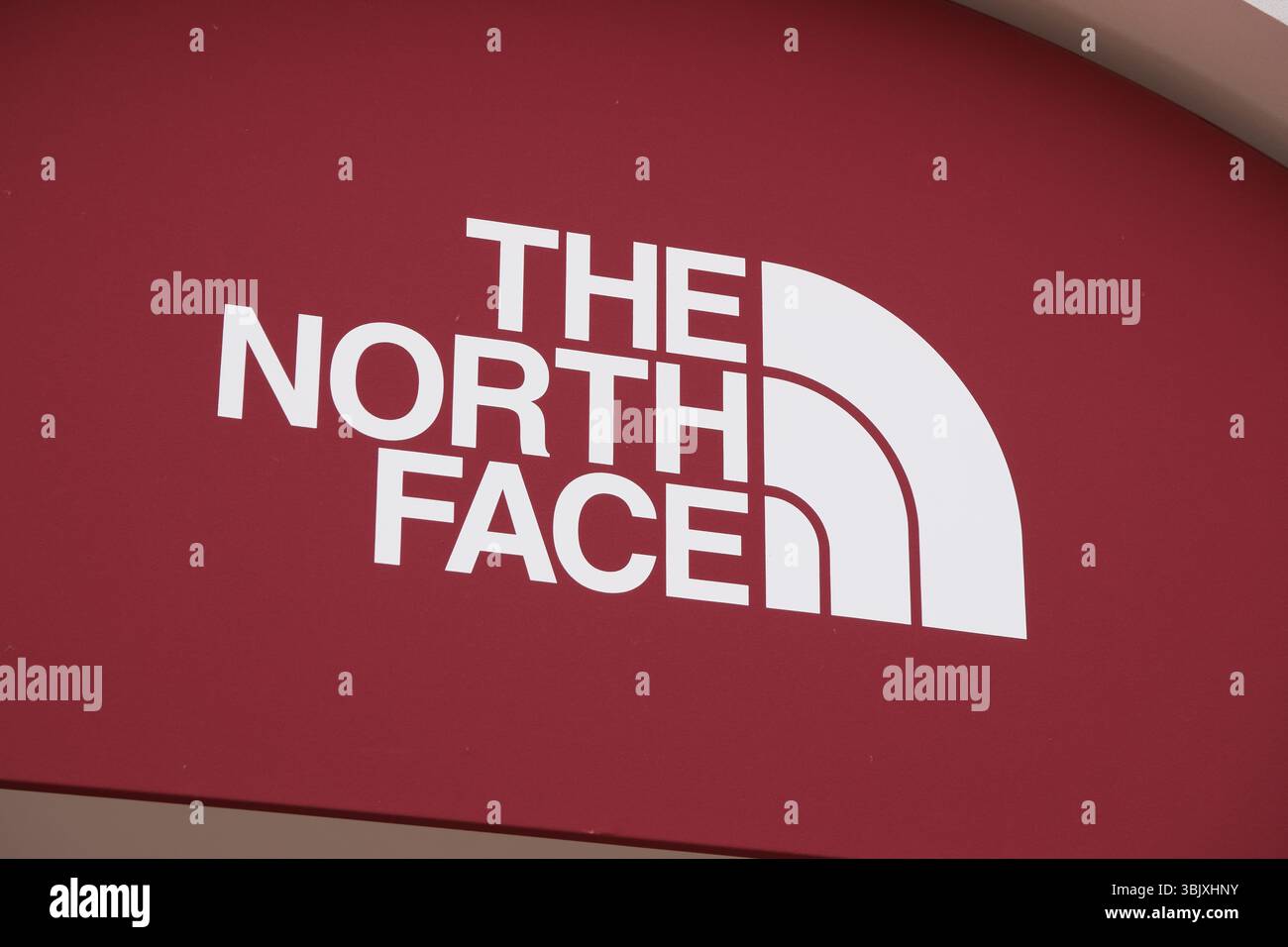Shanghai,China-April 5th 2025: The North Face brand company logo Stock ...