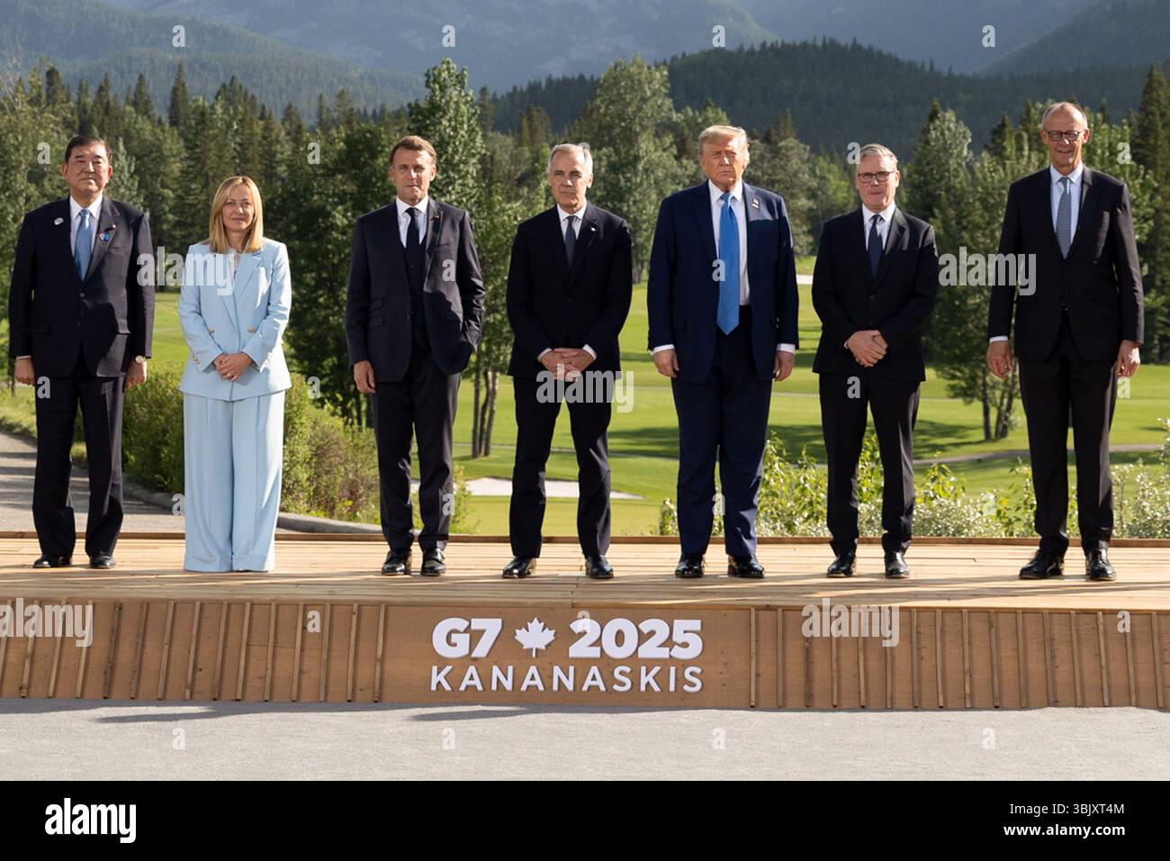 Keir starmer carney pose family hi-res stock photography and images - Alamy