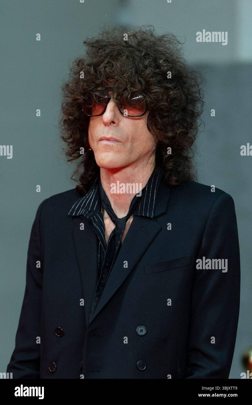 Craig Ross attended 'the red carpet for the 10th Anniversary of Netflix ...