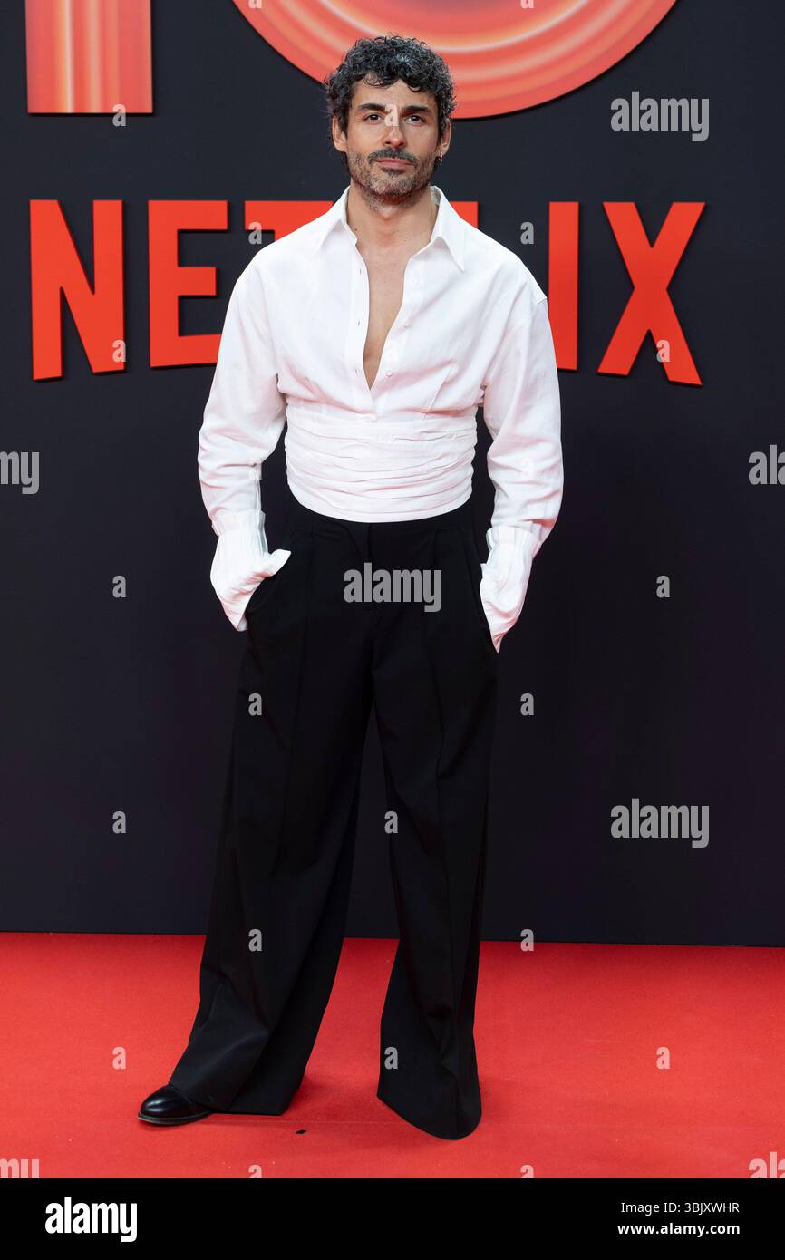 Álex Villazán attended 'the red carpet for the 10th Anniversary of ...