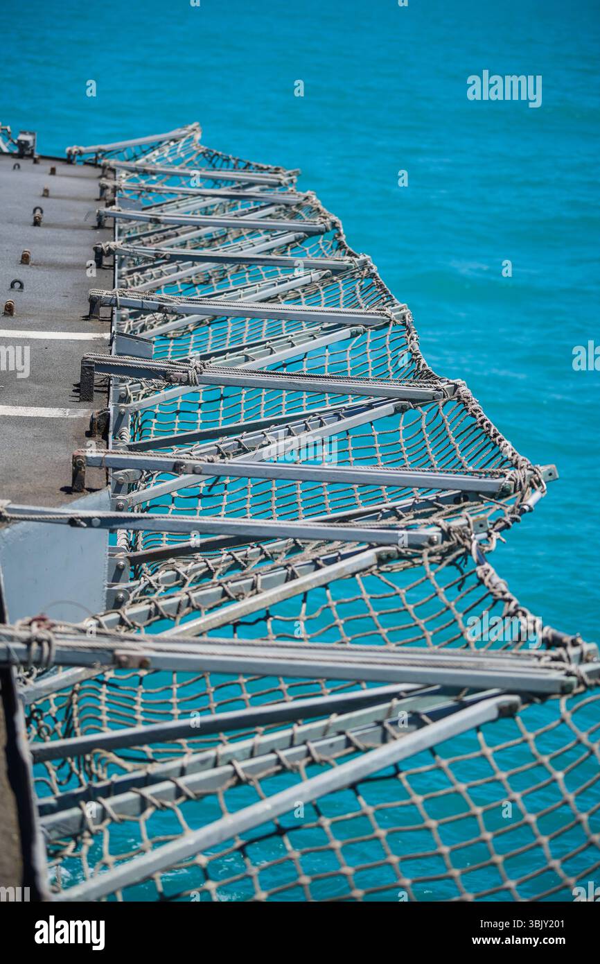 Jump safety net hi-res stock photography and images - Alamy
