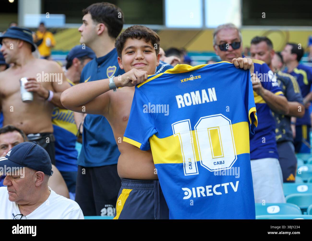Boca Juniors fans support their team during the FIFA Club World Cup ...