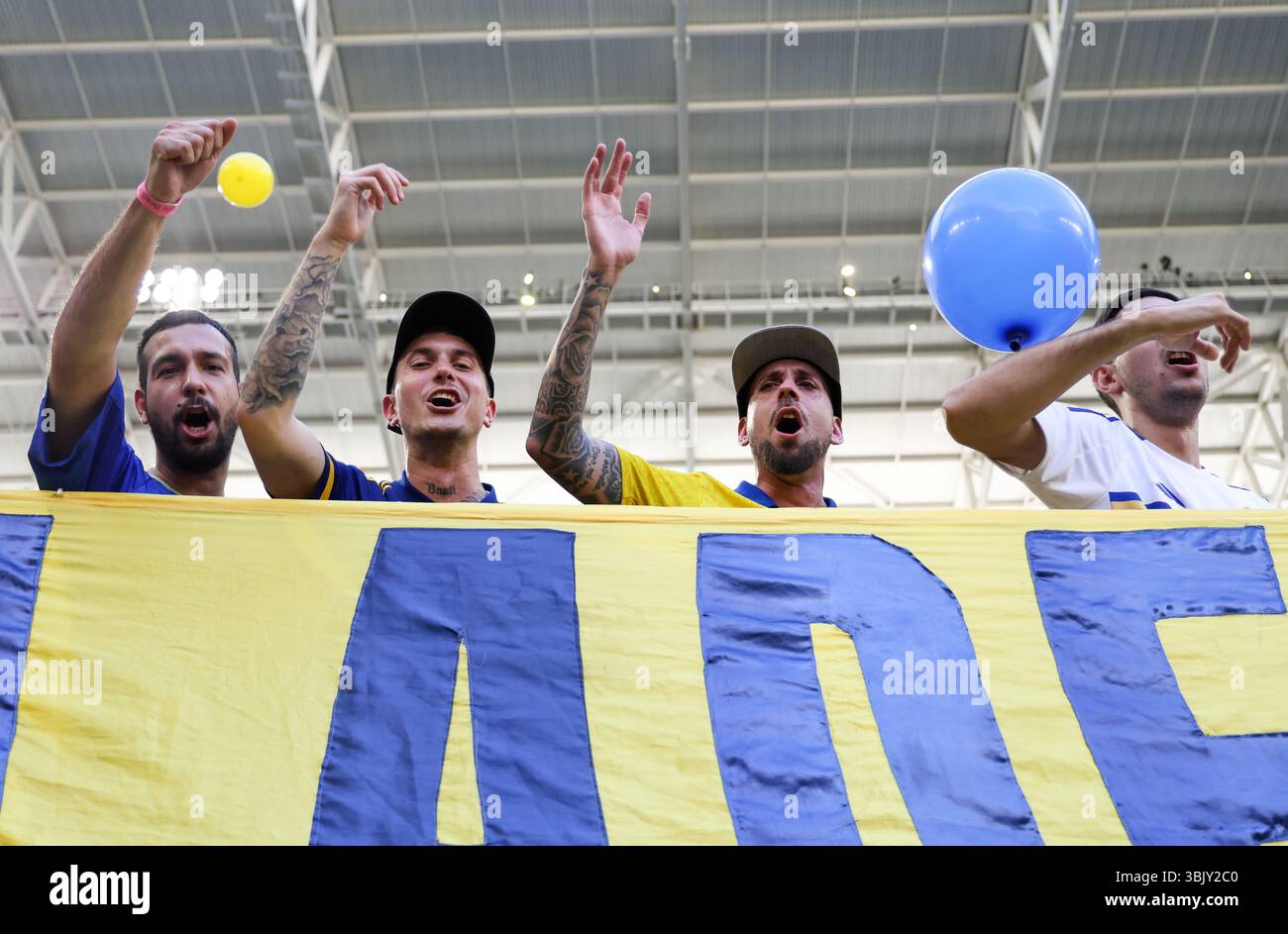 Boca Juniors fans support their team during the FIFA Club World Cup ...