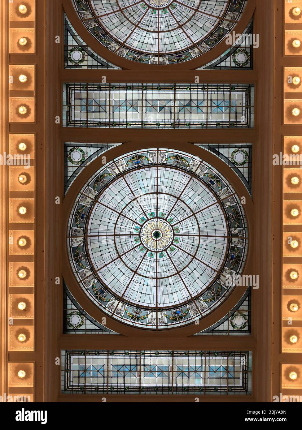 Neoclassical panels hi-res stock photography and images - Alamy