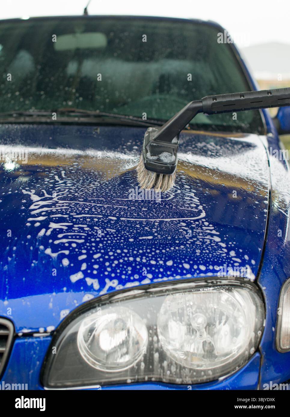 Soap shampoo car washing hi-res stock photography and images - Alamy