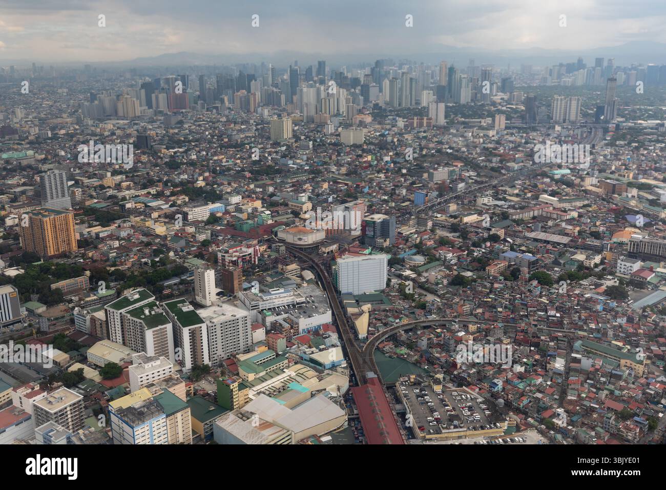 Skyscrapers in commercial areas hi-res stock photography and images - Alamy