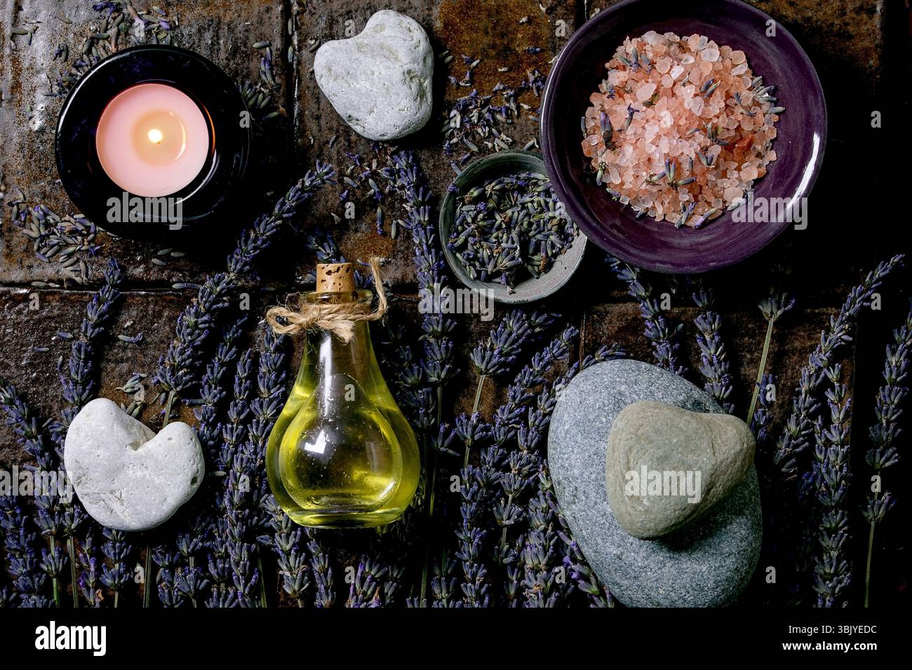 Dark spa hi-res stock photography and images - Alamy